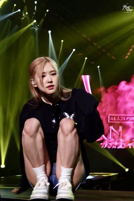 Blackpinks Rosé Shocks Netizens With Her Unreal Muscles And Physique