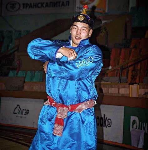 Монголын үндэсний бөх