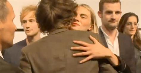 Harry Styles Girlfriend Cara Delevingne At London Fashion Week To Prove