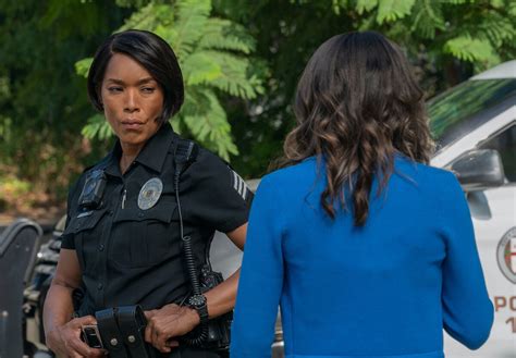 9 1 1 Canceled At Fox But Abc Steps In To Save Show