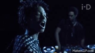 Willow Smith Why Dont You Cry Official Video On Make A 