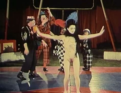 Unknown Nue Dans La Foire Aux Sexes