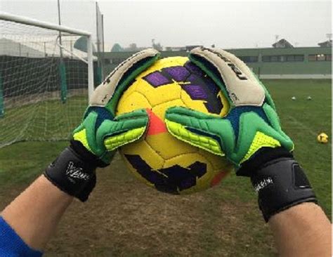 How To Catch A Soccer Ball Ligagk