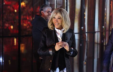 Photo Exclusif Brigitte Macron Backstage De Lenregistrement De Lémission Le Gala Des
