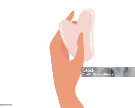과샤 돌을 들고 있는 인간의 손 페이셜 구아 샤 마사지 도구 한국 스킨 케어 마사지의 종류 천연 장미 석영 돌 스크레이퍼 뷰티 스파 트리트먼트 색상 플랫 만화 벡터