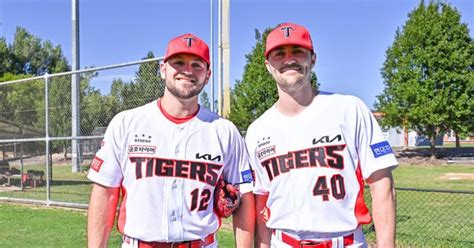 사진 Kia 선발 원투펀치 윌 크로우 제임스 네일 조선비즈