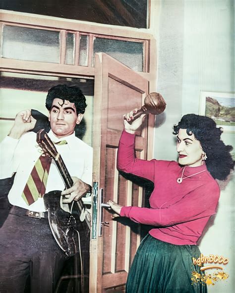 Hgbn3000 ‎نمایی از فیلم یک جو غیرت 1351 پوری بنایی کتایون امیرابراهیمی علی آزاد سینما