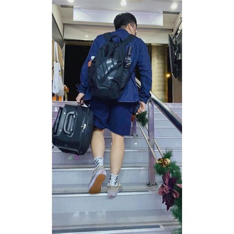 陳晨威不演了狂看啦啦隊 Julia準備好了看你要跪哪個😂 Fast Sports 體育頻道 Facebook