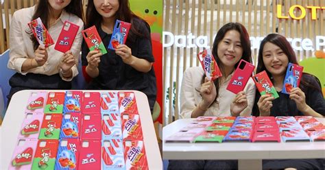 ‘죠스바·스크류바·수박바 휴대폰 케이스 나왔다…롯데온 단독판매 위키트리