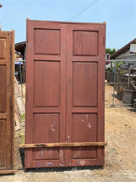 ปิดการขาย ประตูบานคู่ไม้สักลูกฟัก ขนาดกว้าง115x209cm มี1ชุด สภาพสวยงามมากค่ะ ราคาเพียง4 500บาท