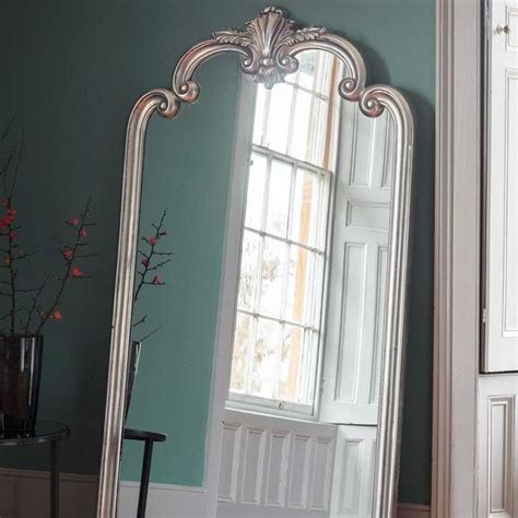 جدیدترین و شیک ترین مدل های آینه قدی کلاسیک