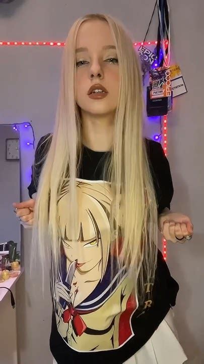 Из какого аниме персонаж на футболке Youtube