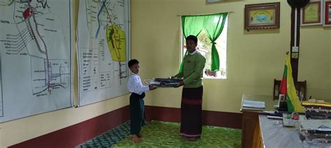 ပလောက်မြို့၌ ဝန်ထမ်းသားသမီးများအား ပညာသင်ထောက်ပံ့ကြေးနှင့် ကျောင