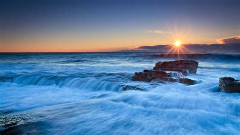 Обои пейзаж камни в воде пейзажи 1920x1080 Full Hd от Photomonstr картинки на рабочий стол и