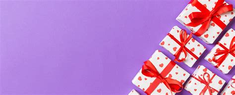 화려한 배경에 빨간 하트선물 상자의 휴일 구성과 당신의 디자인을위한 빈 공간 발렌타인 데이 컨셉의 최고 보기 0명에 대한 스톡 사진 및 기타 이미지 Istock