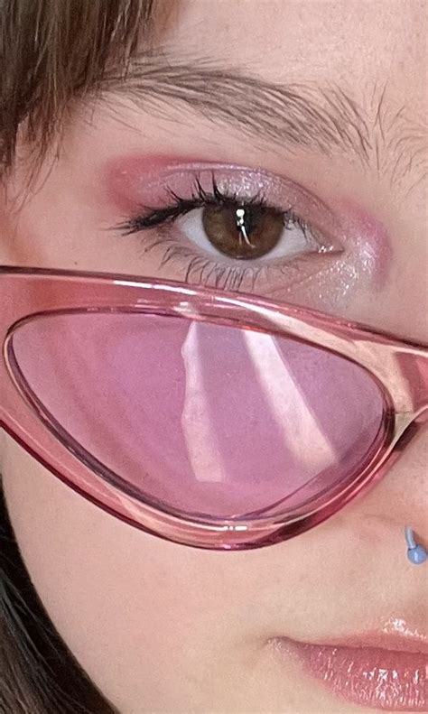 Gorly Gorl In A Gorly World