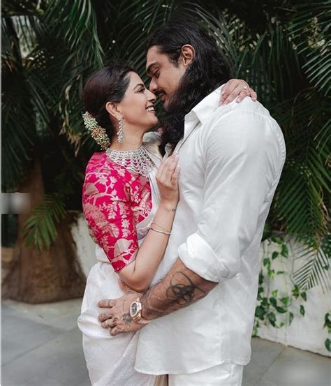 2வது மனைவியாகும் வரலட்சுமி சரத்குமார்யார் இந்த நிகோலய் சச்தேவ் Do