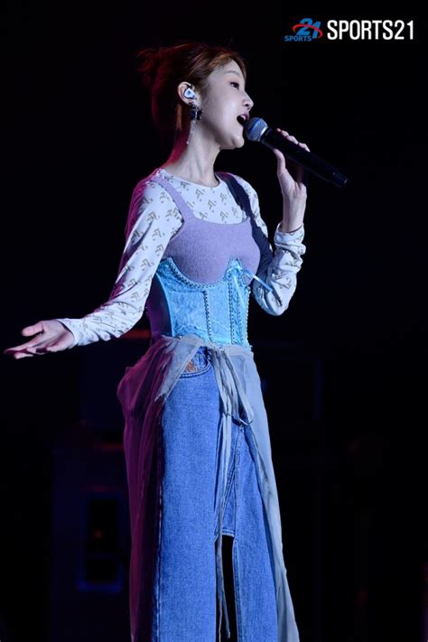 [서울 장미 축제]갸날픈 몸매의 박보람 무대 연예 스포츠21