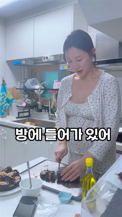 Youtube 검색 티니위미 Tnwmm 구독♡ 이상한날 캠핑가서 먹은 음식들이 뭔가 이상했어요ㅋㅋ 오징어순대를 쪘을뿐인데 식욕이 떨어졌다ㅋ 어묵탕에 버섯을