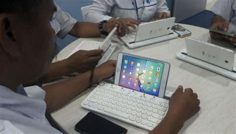 Waduh Guru Di Makassar Dipaksa Coding Untuk Bikin Aplikasi