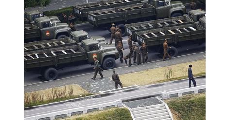 На грандиозен парад в Пхенян Ким Чен Ун обяви че е готов за война със САЩ