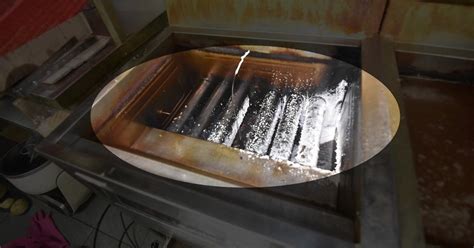 영업 끝난 치킨집에서 불튀김 찌꺼기 자연발화