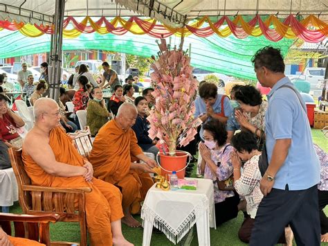 พระครูสาครพิพัฒนโสภณ ที่ปรึกษาเจ้าคณะจังหวัดสมุทรสาคร เป็นประธานฝ่ายสงฆ์พิธีทอดผ้าป่าเพื่อ