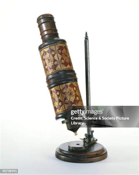 Robert Hooke Microscope Photos And Premium High Res Pictures Getty Images