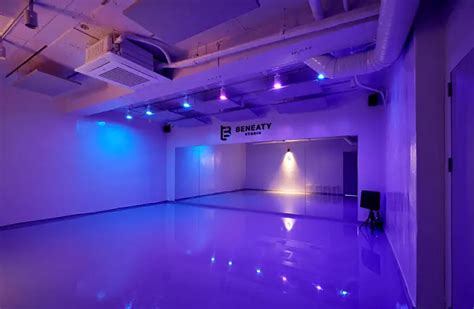 깔끔한 디자인의 30평 댄스 스튜디오 인테리어 비용