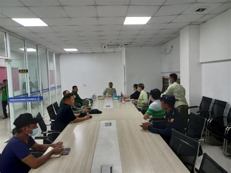 လှိုင်သာယာ အနောက်ပိုင်း မြို့နယ် အလယ်ကျေးရွာအုပ်စု၊ ရွေလင်ဗန်းစက်မှုဇုန်အတွင်းရှိ အထည်ချုပ်စက