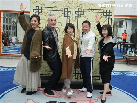 李國修逝世10週年！遺孀王月「淚灑排練現場」獨自冰敷腫脹雙眼惹心疼 娛樂星聞