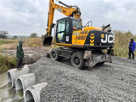 На Харківщині відбудовують дороги та мости фото