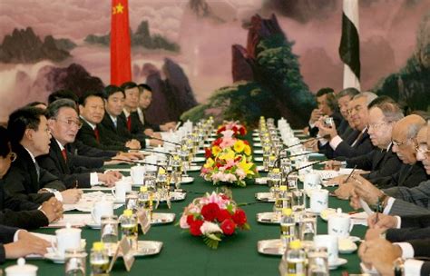 吴邦国与埃及人民议会议长举行会谈