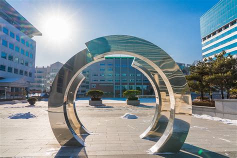 무료 이미지 Hanyang 대학 대한민국 푸른 반사 경계표 하늘 건축물 건물 낮 대도시 지역 시티 분양