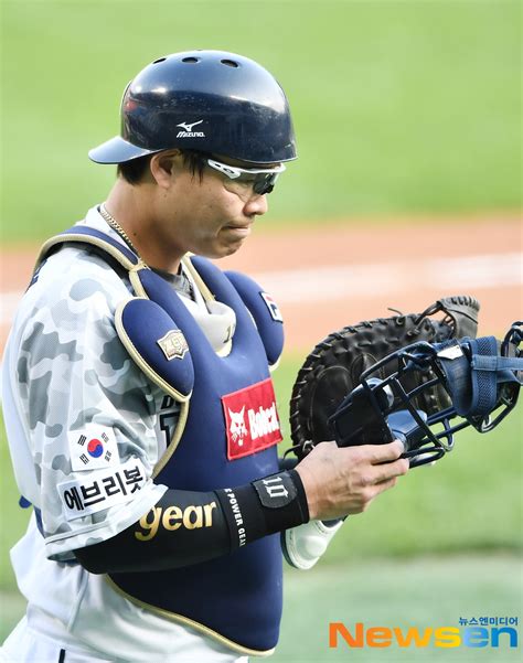 고글 쓴 박세혁 1회 무실점 출발이 좋아 포토엔hd