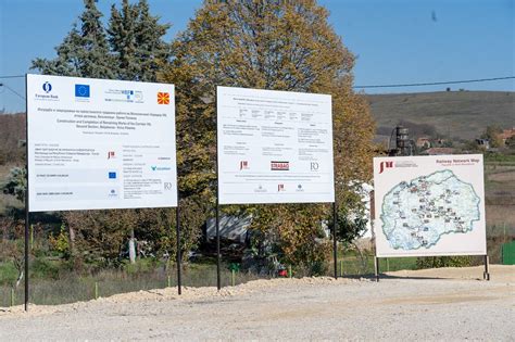 Отпочнување со градба на источен дел од железница на Корид… Flickr