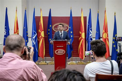 Изјава на Премиерот Заев по лидерската средба Му даваме шанса на дијалогот компромиси нема за