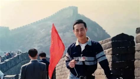 《狂飙》中爆火，张颂文罕见经历曝光！年轻时曾做过服务员、导游