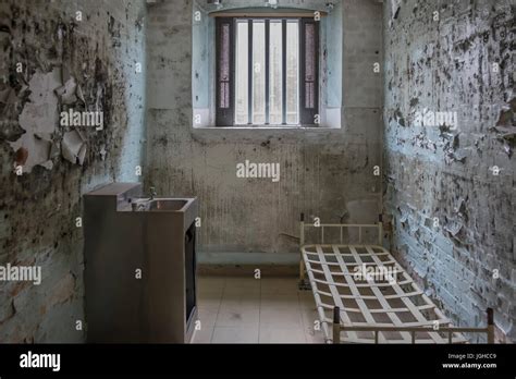 What Does A British Prison Cell Look Like At Alexandra Francis Blog