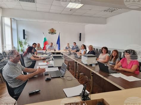 „Народна партия истината и само истината“ регистрира в РИК Шумен листата си с кандидати за