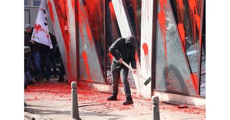 Демократи за силна България Осъждаме днешните действие на насилие и