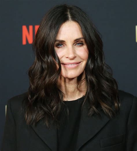 Courteney Cox Got A Lob Haircut With Bangs For Fall Ps Beauty