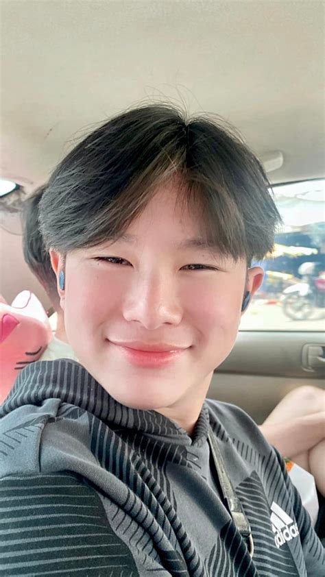 អូនរាជ ប្អូនប្រុសពៅ ស្រីនា ពេញកម្លោះជះរាងសង្ហា មិនណយទេ Khmerload Cambodia Latest News