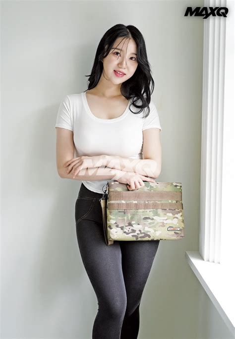 같이 벚꽃 볼래요” 치어리더 김현영 청순 매력 ‘뿜뿜