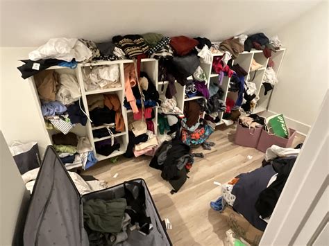 friends i need help i am starting to clear out my wardrobe but