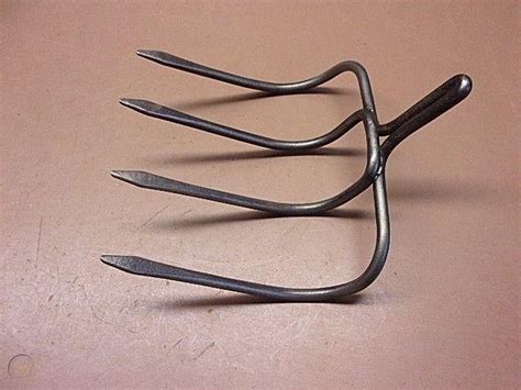 Vintage 4 Prong Rake Cultivator Head Farm Tool 5 Wide Wng Wicked
