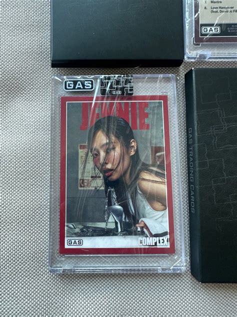 送支架 Jennie Complex Gas Trading Card 連 卡磚 亞洲限定版 常規款 閃卡 隱藏卡 普通卡 一般卡 白卡 香港