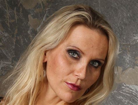 Julia Pink Biographywiki Career Photos And More