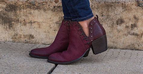 Womens Casual Shoes Comfortable Walking And Travel Shoes Otbt Shoes
