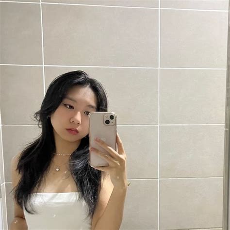 Ziwei • Threads Say More